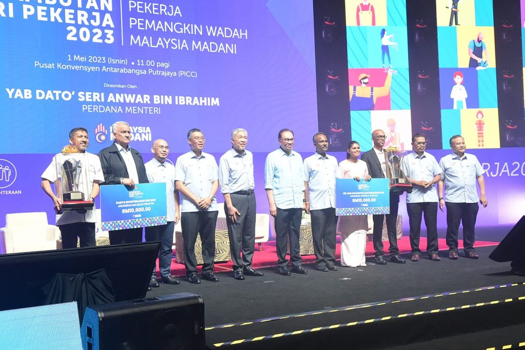 GABUNGAN CUKUP KUAT, MAMPU TANGKIS KOMPLOT JATUHKAN KERAJAAN - ANWAR - Editor Malaysia